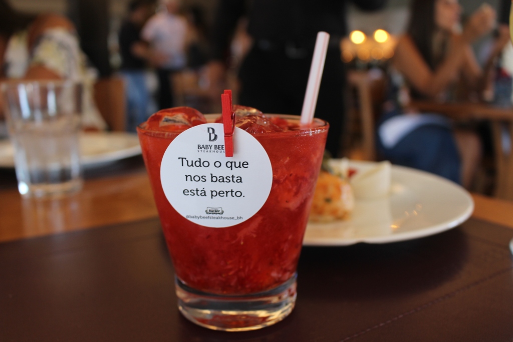 Que tal drinks refrescantes e coloridos para o verão? – Coisas de Mineiro